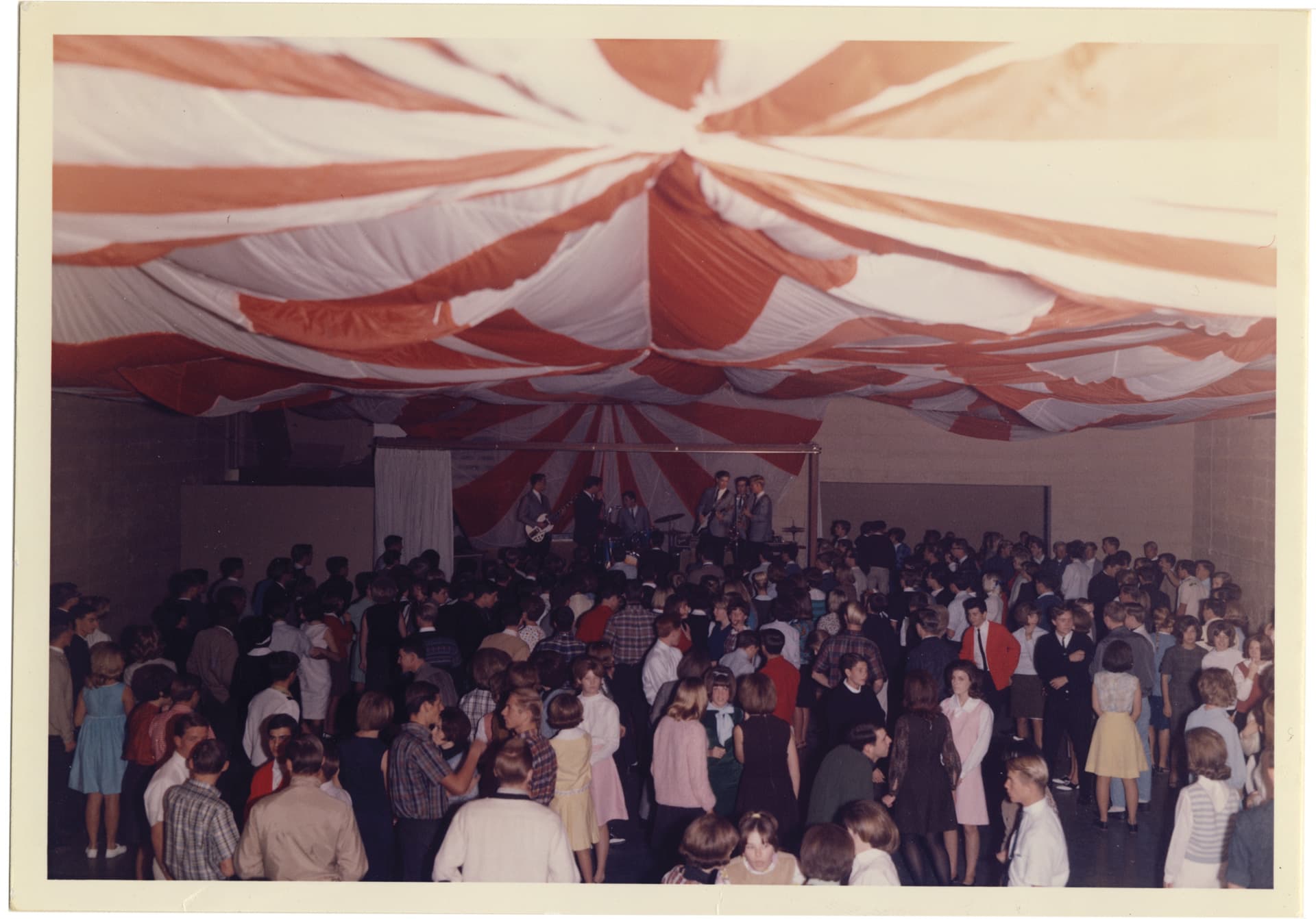 The South Bay Bands that Created the '60s Surf Music Sound - Golden State